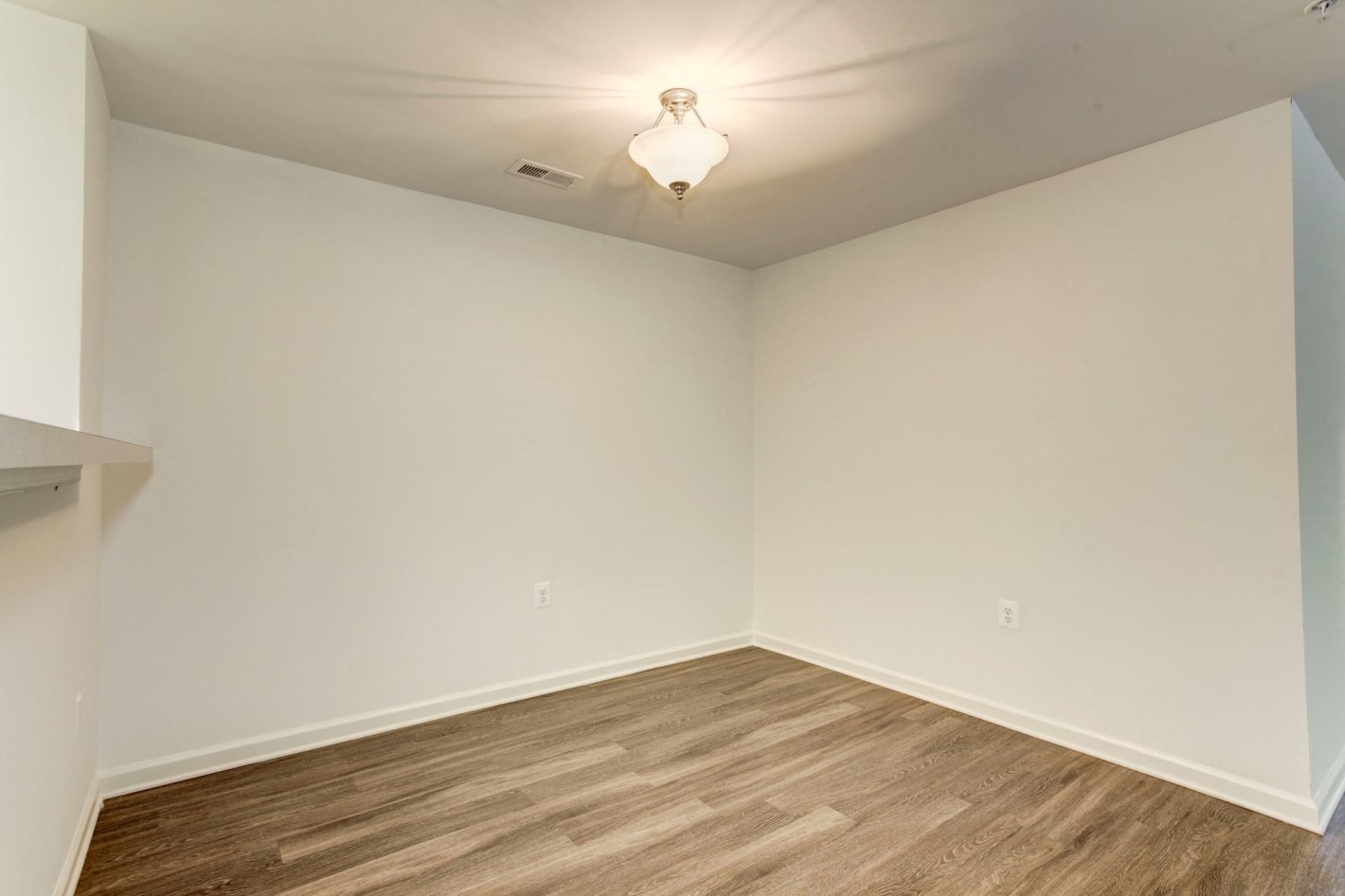 Woodbridge VA Apartments | County Center Crossing | Photos