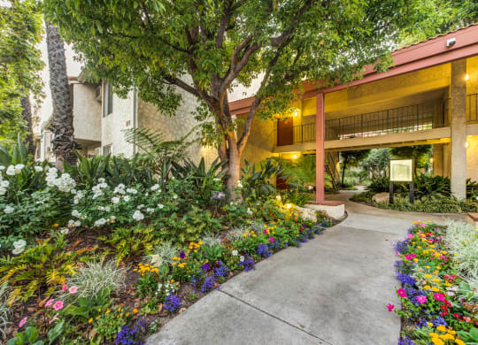 Apartments for Rent in Northridge | Village Pointe Apartments