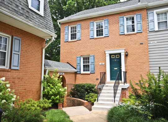 Apartments for Rent in Fairfax, VA | Fairfax Square