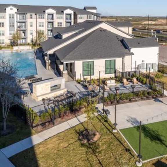 Property details for Enclave on Ross from Sandalwood Management, Inc.