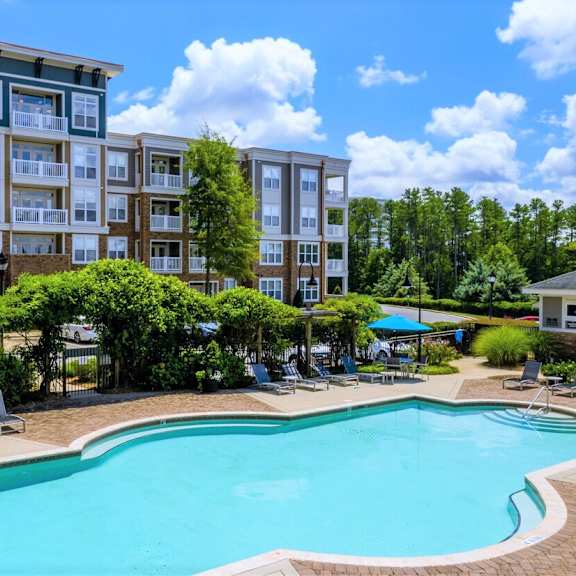 Property details for Weston Lakeside Apartments from Stoltz Management