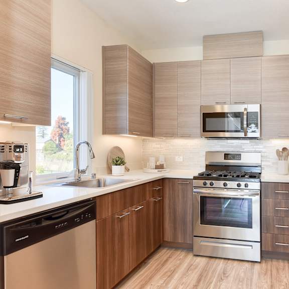 Property details for Addison Ranch Apartments in Petaluma, CA