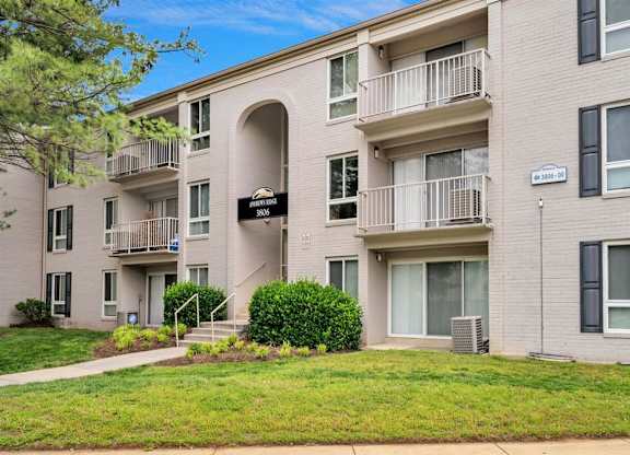 Suitland, MD Apartments for Rent | Andrews Ridge