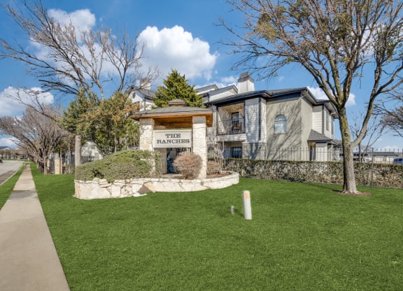 Photos and Video of Lost Spurs Ranch Apartments in Roanoke, TX