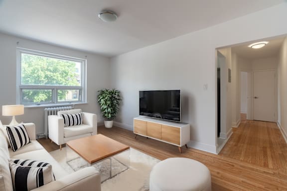 Studio & 1 Bedroom Apartments in The Annex, Toronto, CA | 161 St. George