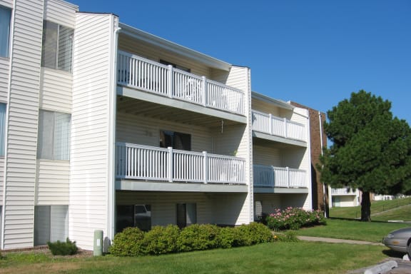 Northwest Omaha Apartments | Maple Ridge