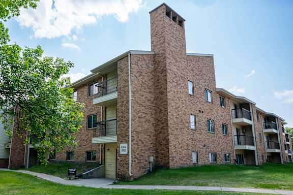 Library Lane | Apartments in Grand Forks, ND