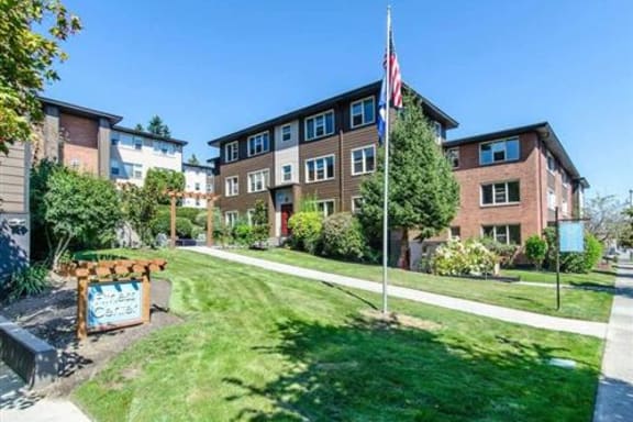 Studio, 1 & 2-Bedroom Apartments in Northgate, Seattle | Baldwyn