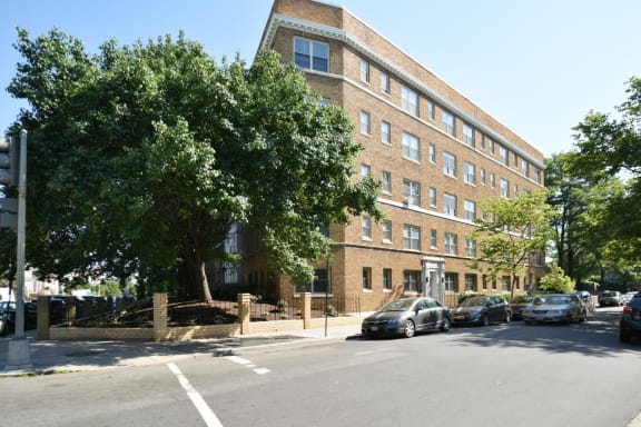 Meridian Heights | Apartments in Washington, DC