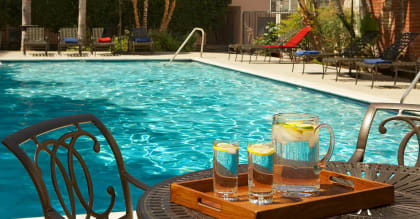 Lindbrook Manor Apartments | Apartments in Los Angeles, CA