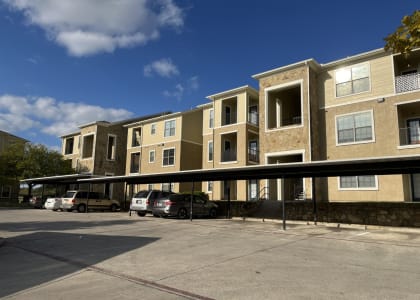 Port Royal Apartment Homes | Apartments in San Antonio, TX