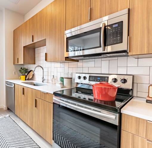 Neon Local Apartments | Denver for Rent | Apartments South Broadway