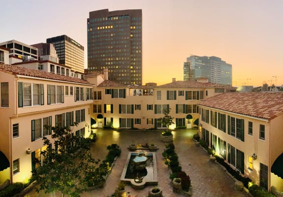 Lindbrook Manor Apartments | Apartments in Los Angeles, CA