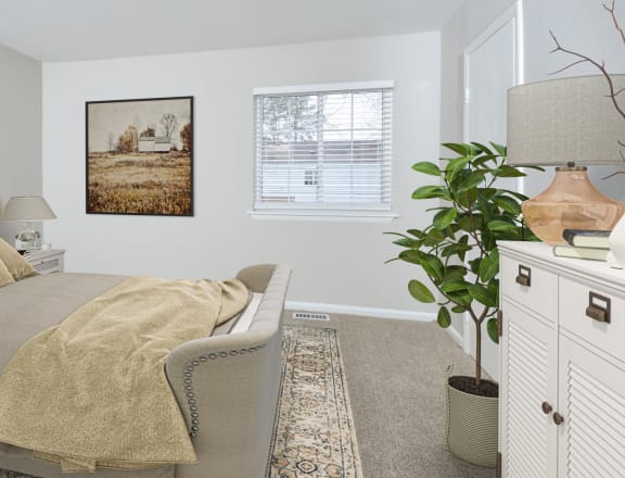 Hickory Point Townhomes: Newport News, VA Apartments