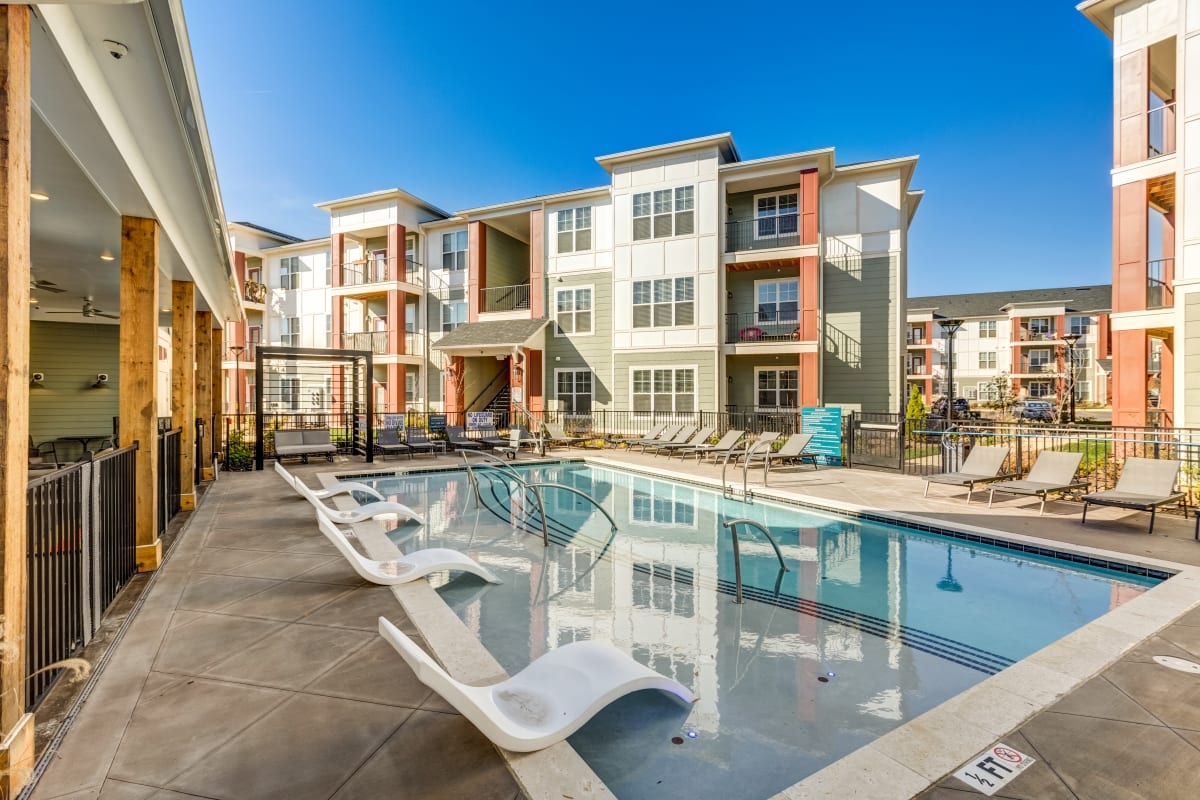 Steele Creek Apartments for Rent | Giddy Hall | Photos