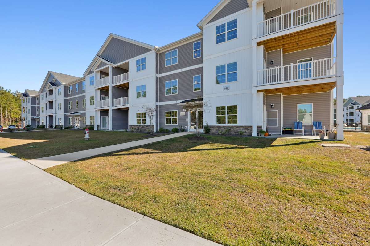 Lakeview Terrace Apartments Photos | Lakeview Terrace