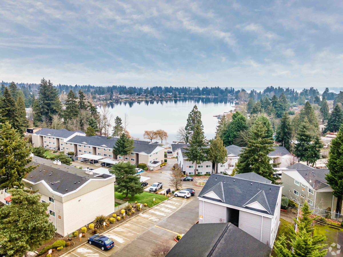 SeaTac Apartments, WA | Landing at Angle Lake | Photos