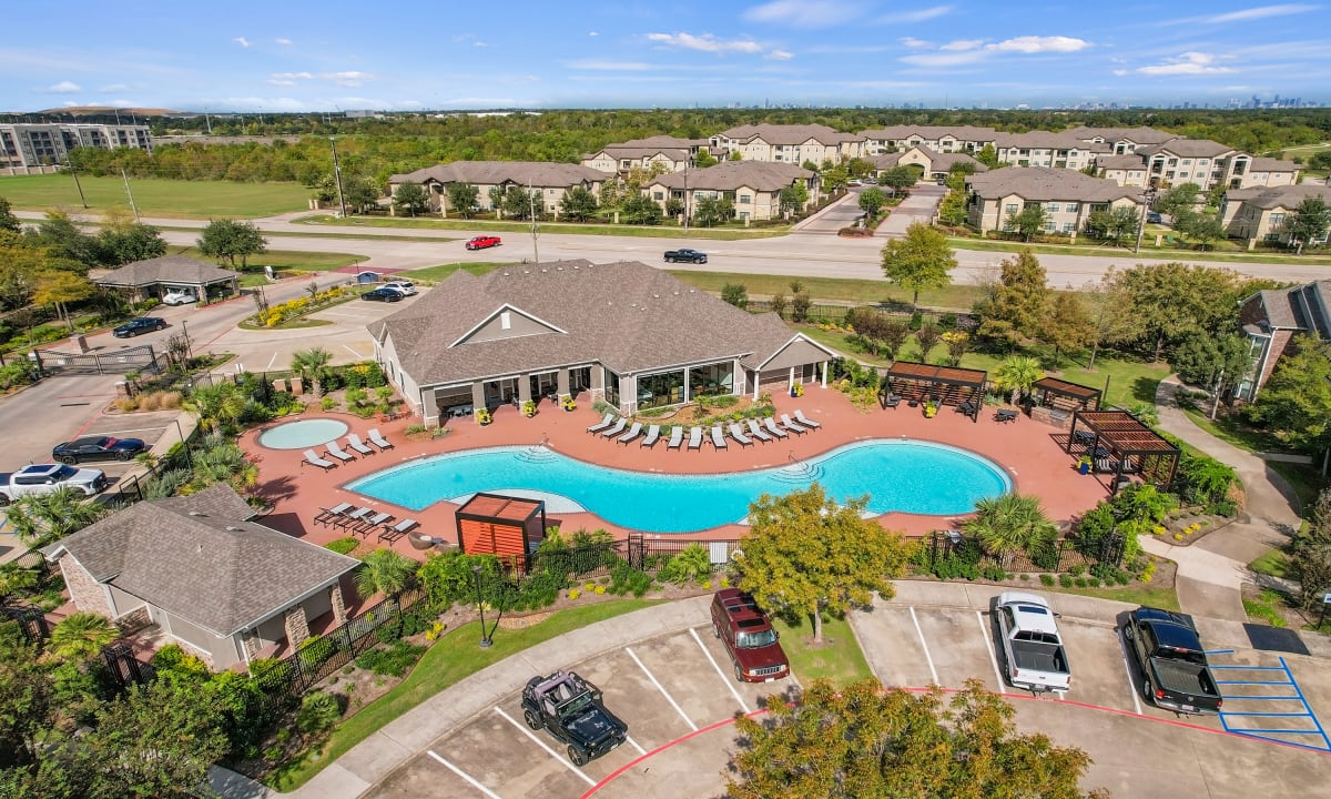 Apartments for Rent in Pearland, TX | Sladestone Shadow Creek