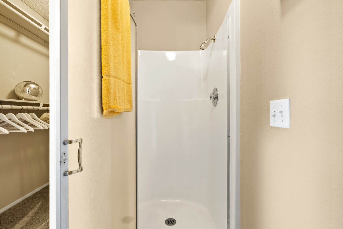 Apartments for Rent in Oceanside, CA | River Oaks
