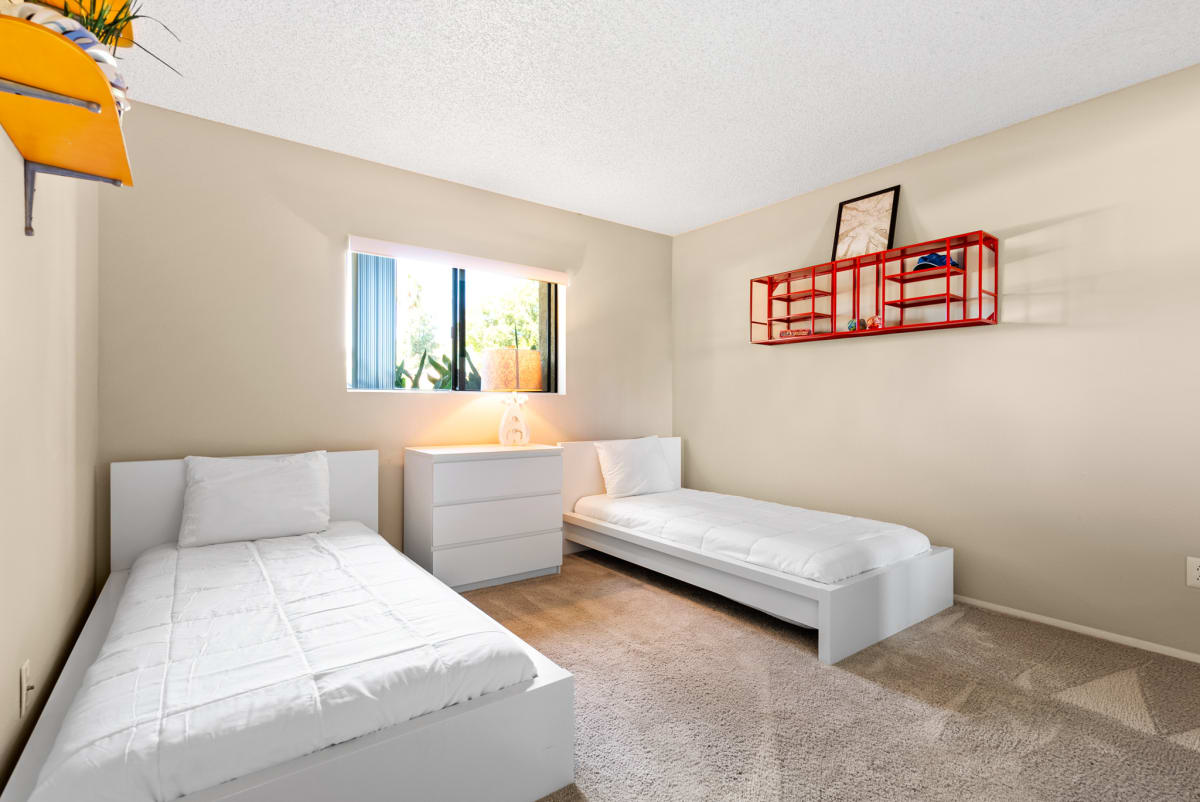 Apartments for Rent in Oceanside, CA | River Oaks
