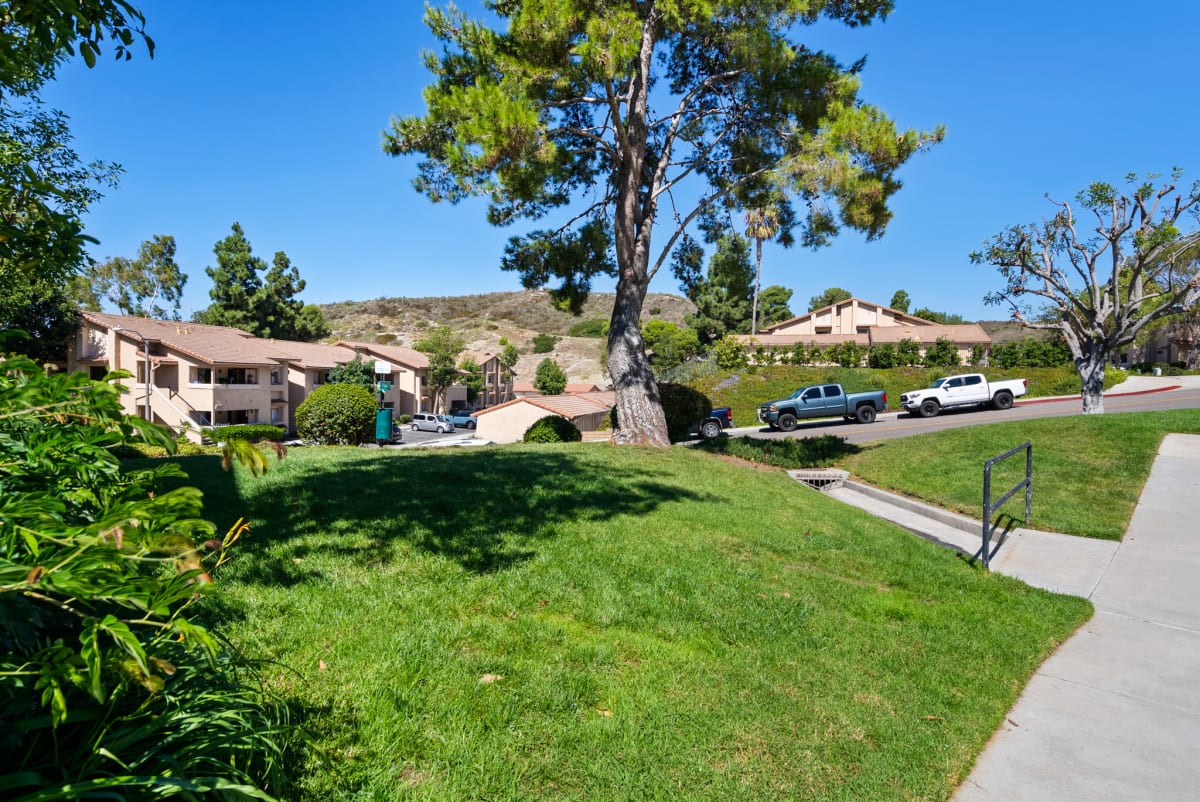 Apartments for Rent in Oceanside, CA | River Oaks