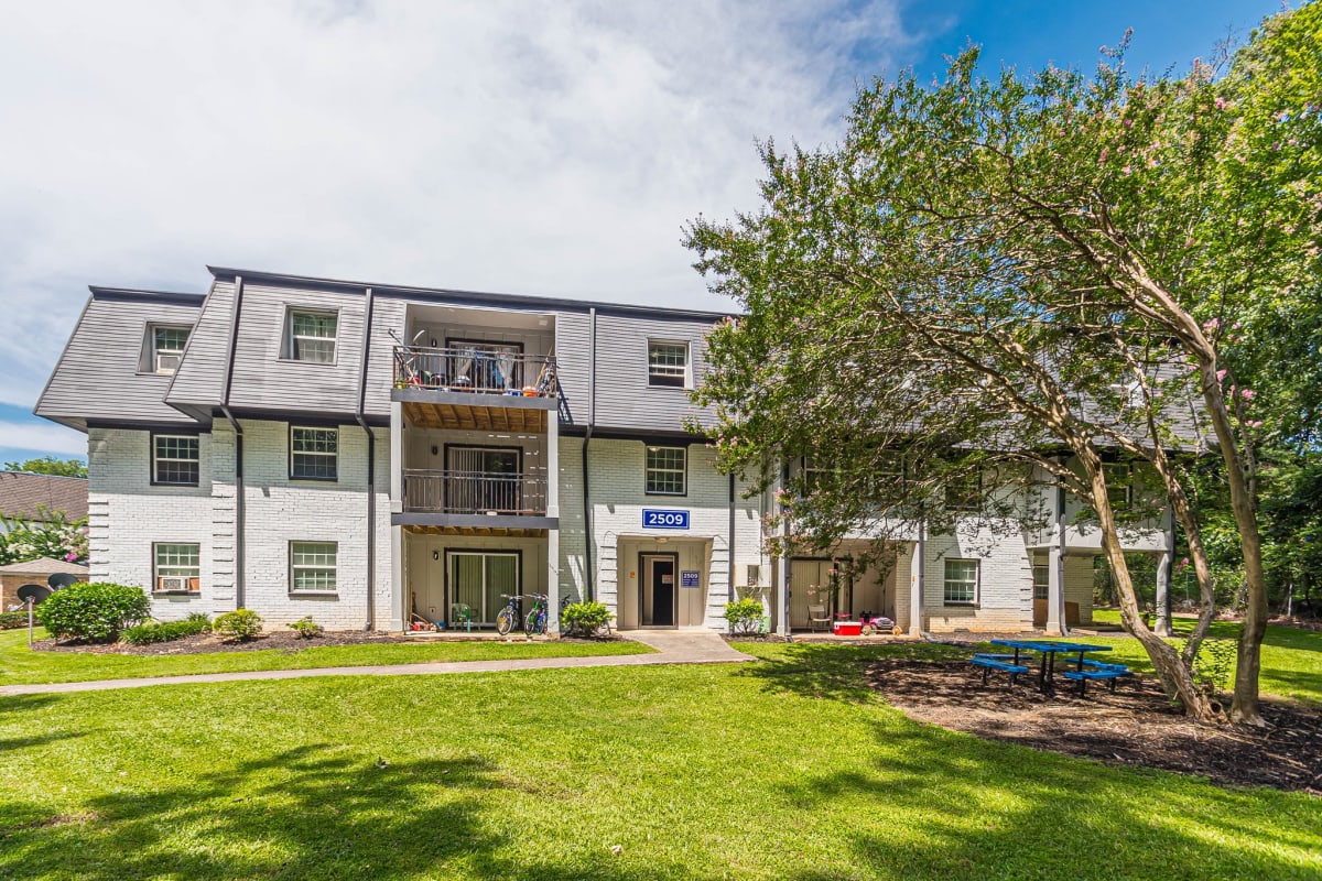 Apartments for Rent in Decatur, GA | Pines at Lawrenceville