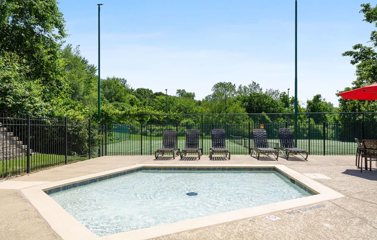 Apartments for Rent in Ballwin MO | Madison Rockwood Apartments