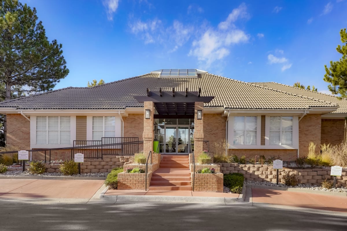 Highlands Ranch Colorado Apartments | The Bluffs at Highlands Ranch