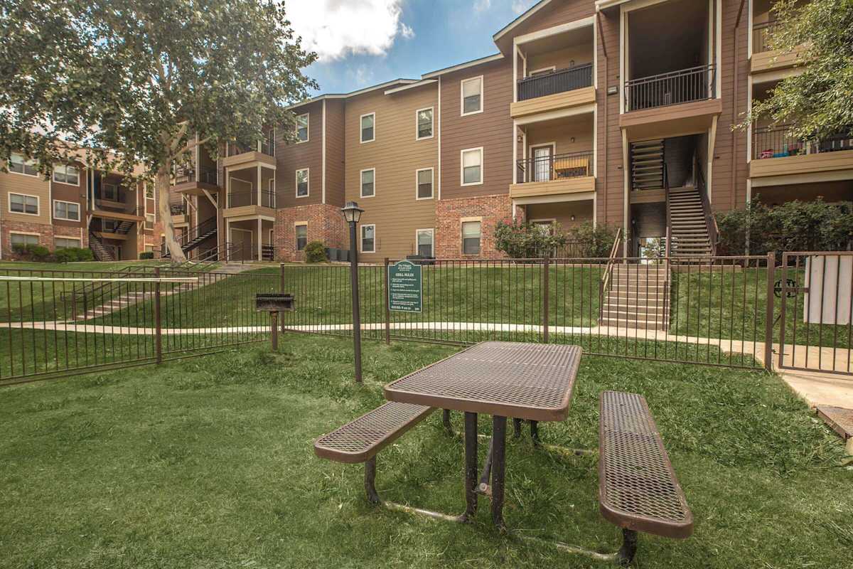 Apartments on Judson Rd San Antonio | The Villages at Lost Creek