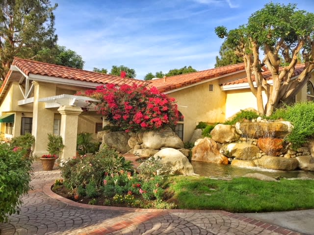 55+ Apartments in Riverside County, CA | Victoria Springs