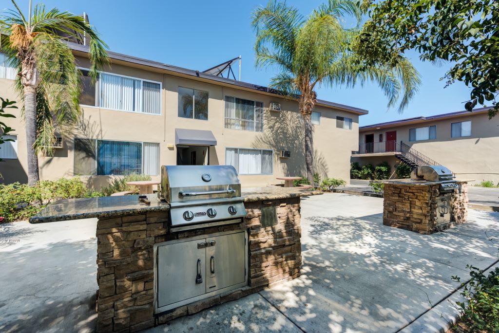 Apartments for Rent in Canoga Park | Parthenia Terrace | Photos