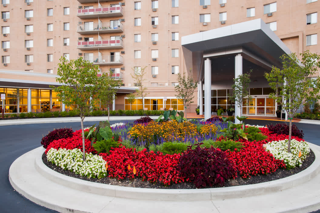 Apartments for Rent in Parma, OH | Hummingbird Pointe & The Gardens