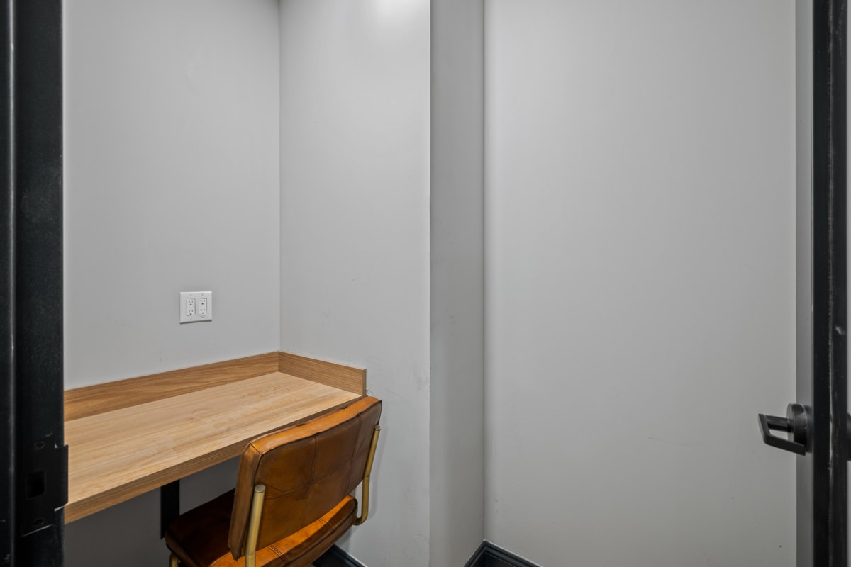 Photos and Video of The Reyburn in Philadelphia, PA