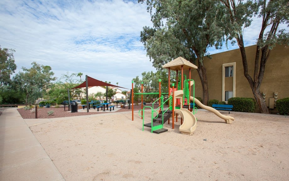 Photos & Tour | River Oaks Apartments | Tucson, AZ