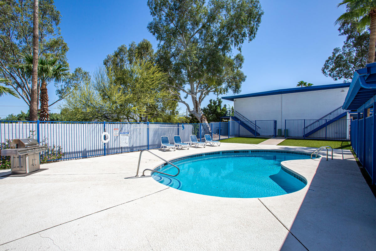 Photos & Tour | University Manor Apartments | Tucson, AZ