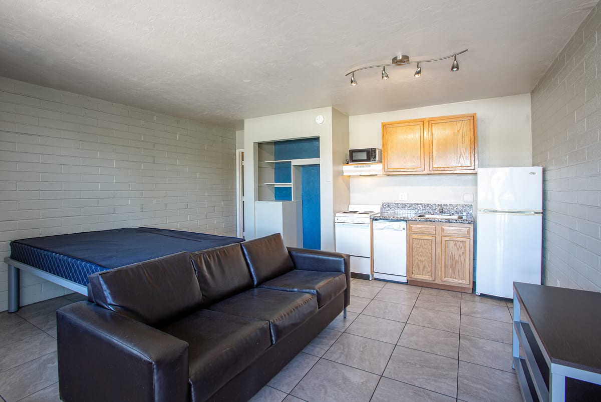 Photos & Tour | University Manor Apartments | Tucson, AZ