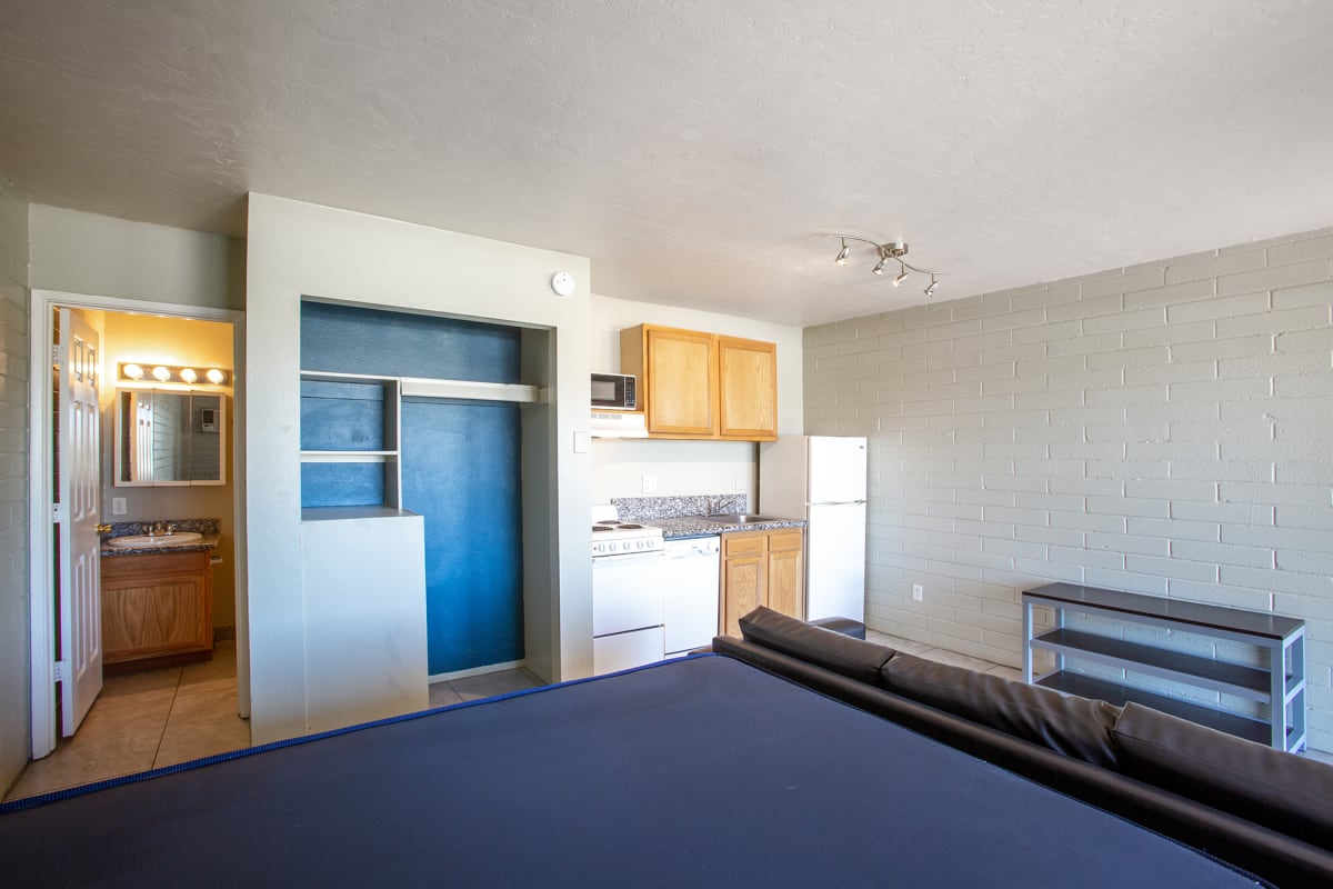 Photos & Tour | University Manor Apartments | Tucson, AZ