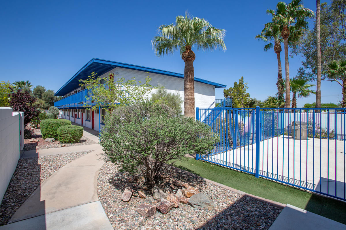 Photos & Tour | University Manor Apartments | Tucson, AZ