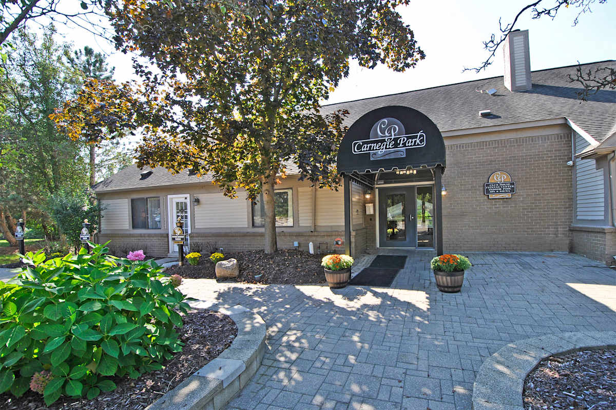 Photos and Video of Carnegie Park Apartments in Southfield, MI