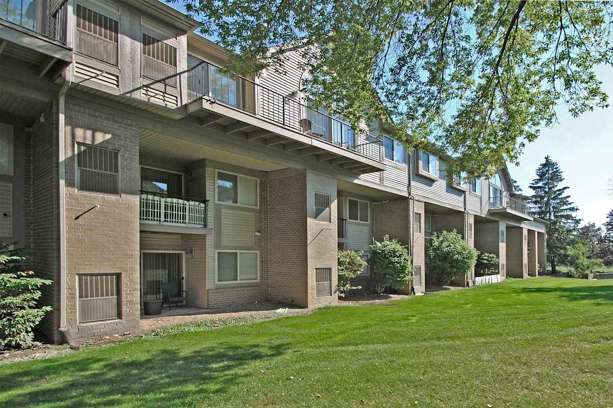 Photos and Video of Carnegie Park Apartments in Southfield, MI