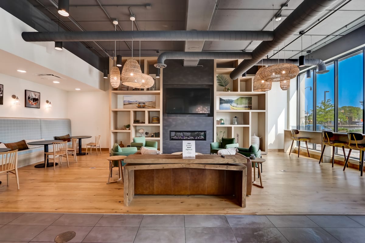 Photos of Modern Apartment Homes in Des Plaines, IL | Welkin