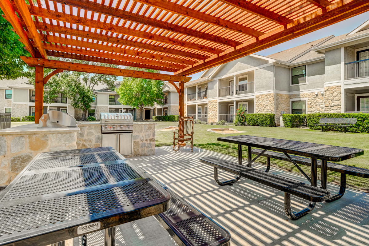 Photos and Video of The Oaks at Hampton in Dallas, TX