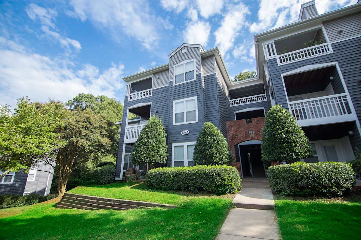 Apartments for Rent in Cary NC | Hyde Park Gallery