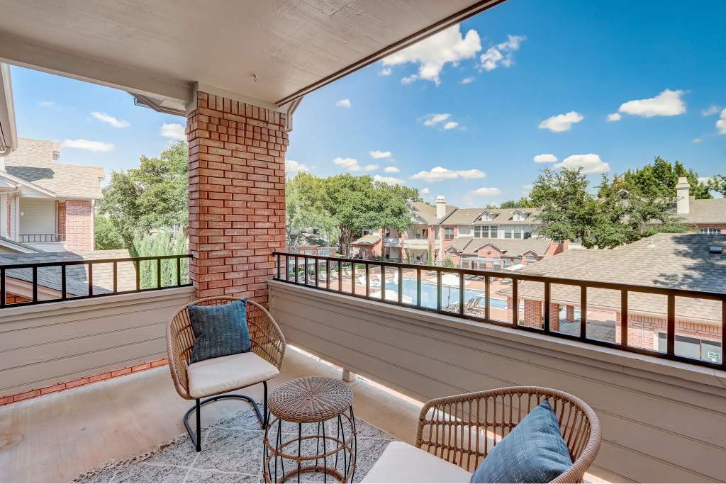 Photos and Video of Courts of Bent Tree in Dallas, TX