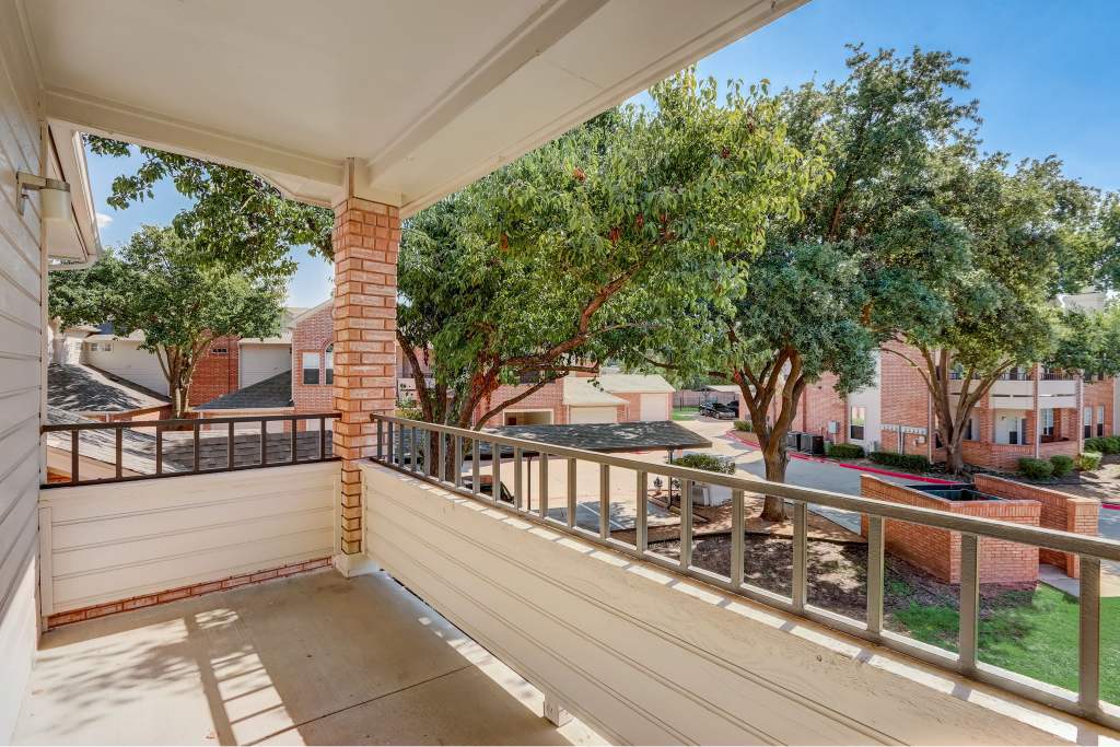 Photos and Video of Courts of Bent Tree in Dallas, TX