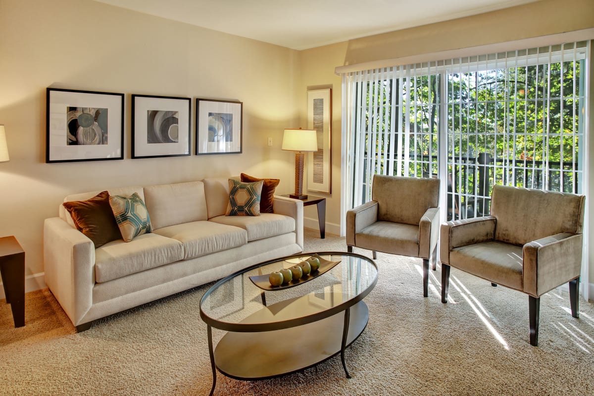 Photo Gallery | Regency Woods Apartment Homes in Renton Hill | Weidner