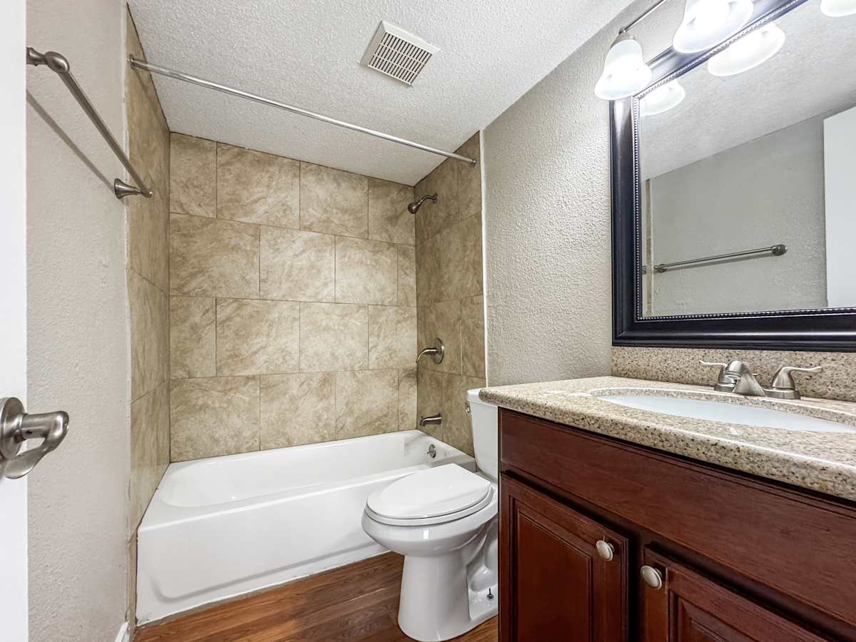 Photos of Borders Apartments in Brownsville, TX
