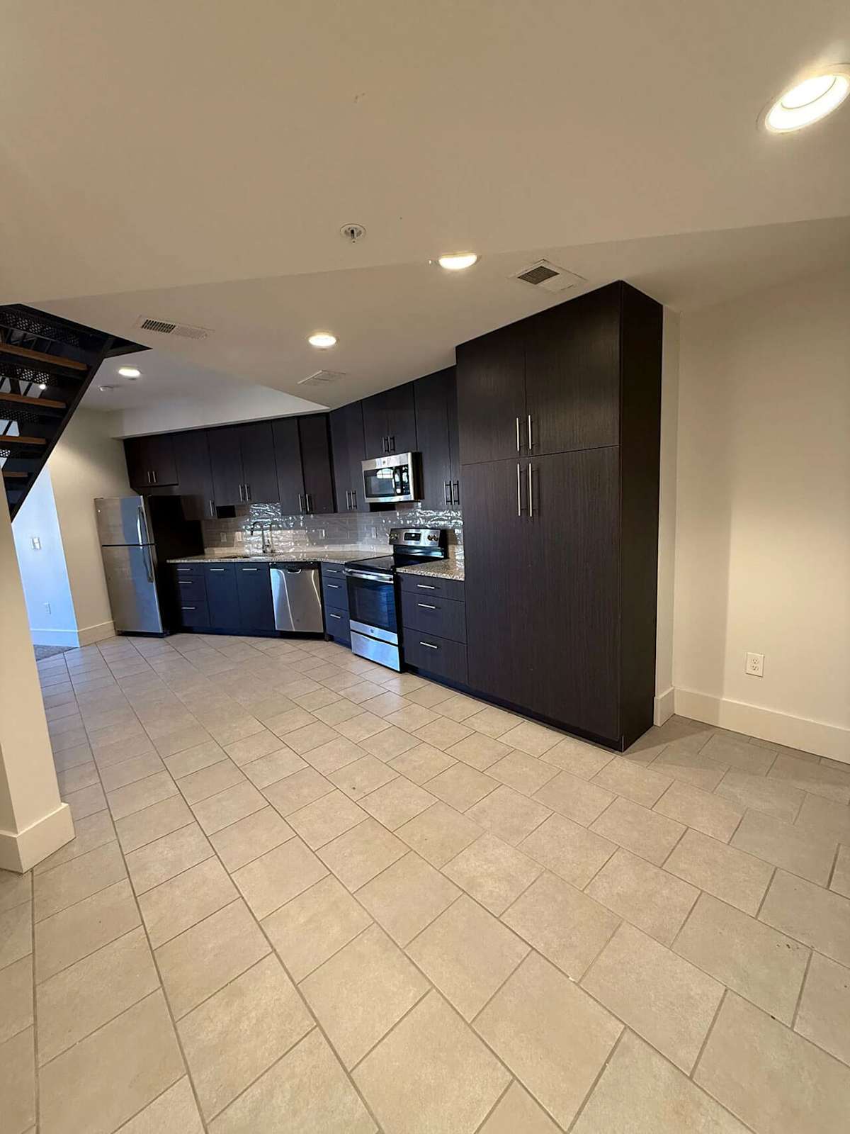 Property details for Heyse Apartments from Integrity Realty Group, LLC