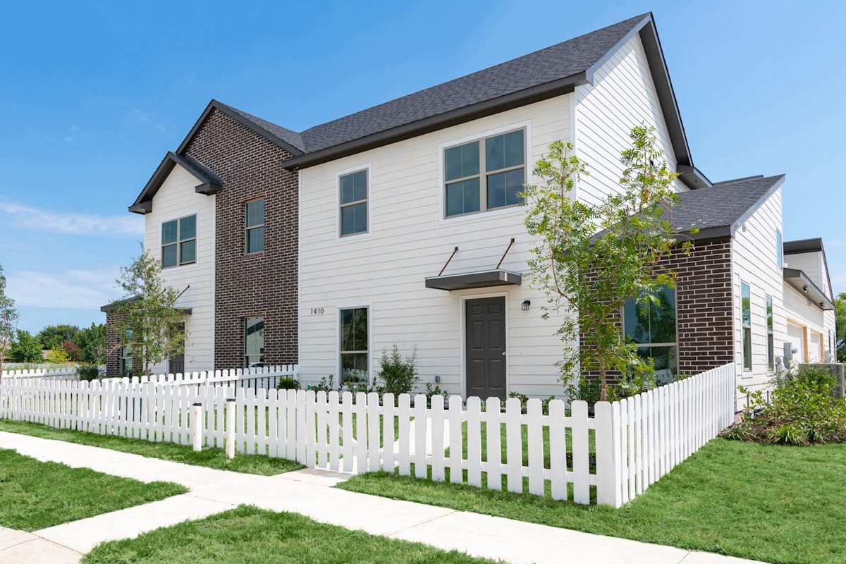Photos and Video of Townhomes at Princeton Meadows in Princeton, TX