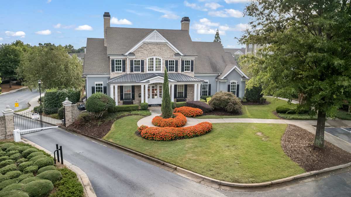 Photos and Video of The Pointe at Suwanee Station in Suwanee, GA